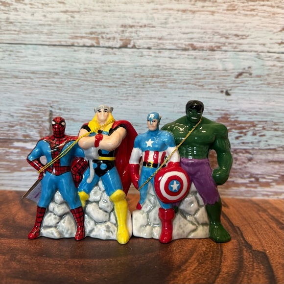 Marvel | Toys | Marvel Comics Superheroes Ceramic Salt Pepper Shakers ...